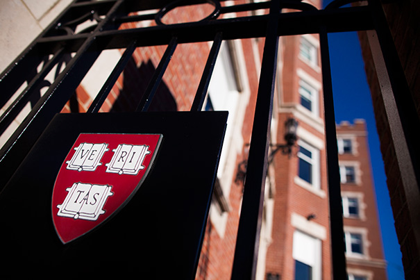 Aid fuels record applications — Harvard Gazette
