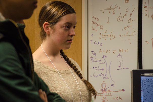 Strengthening ties among women in physics — Harvard Gazette