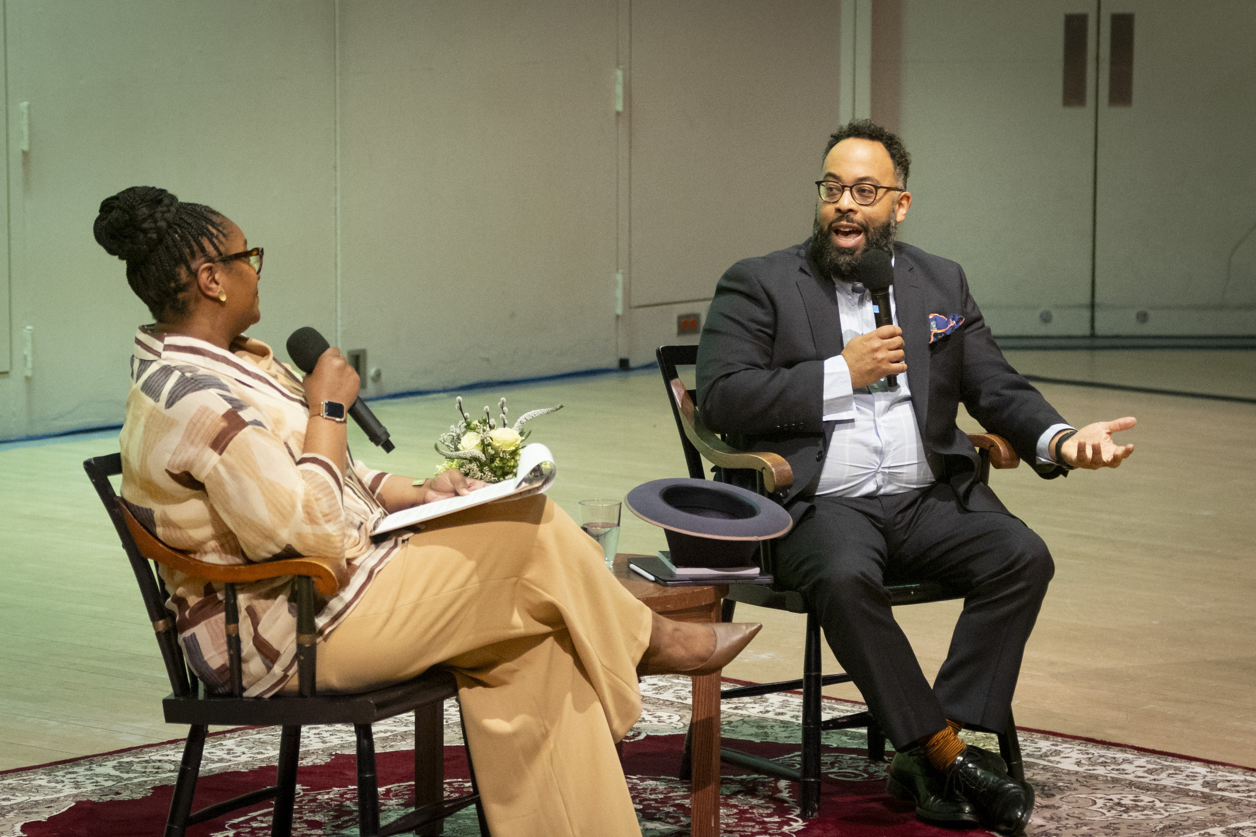 Acclaimed poet receives Arts Medal — Harvard Gazette